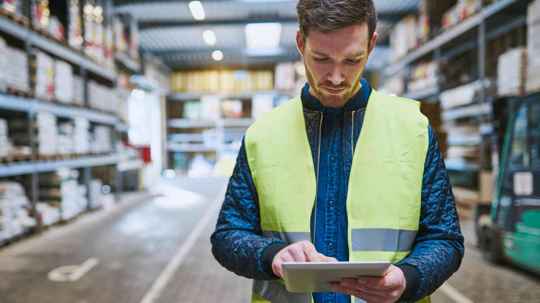 18 Warehouse Management KPIs You Need to Track